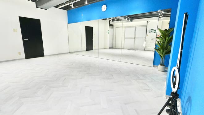 ★NEWOPEN★町田駅6分|地域最安値スタジオ|ダンス・ヨガ・ピラティス等|鏡4.8M|レッスン利用可|無料備品多数の写真1