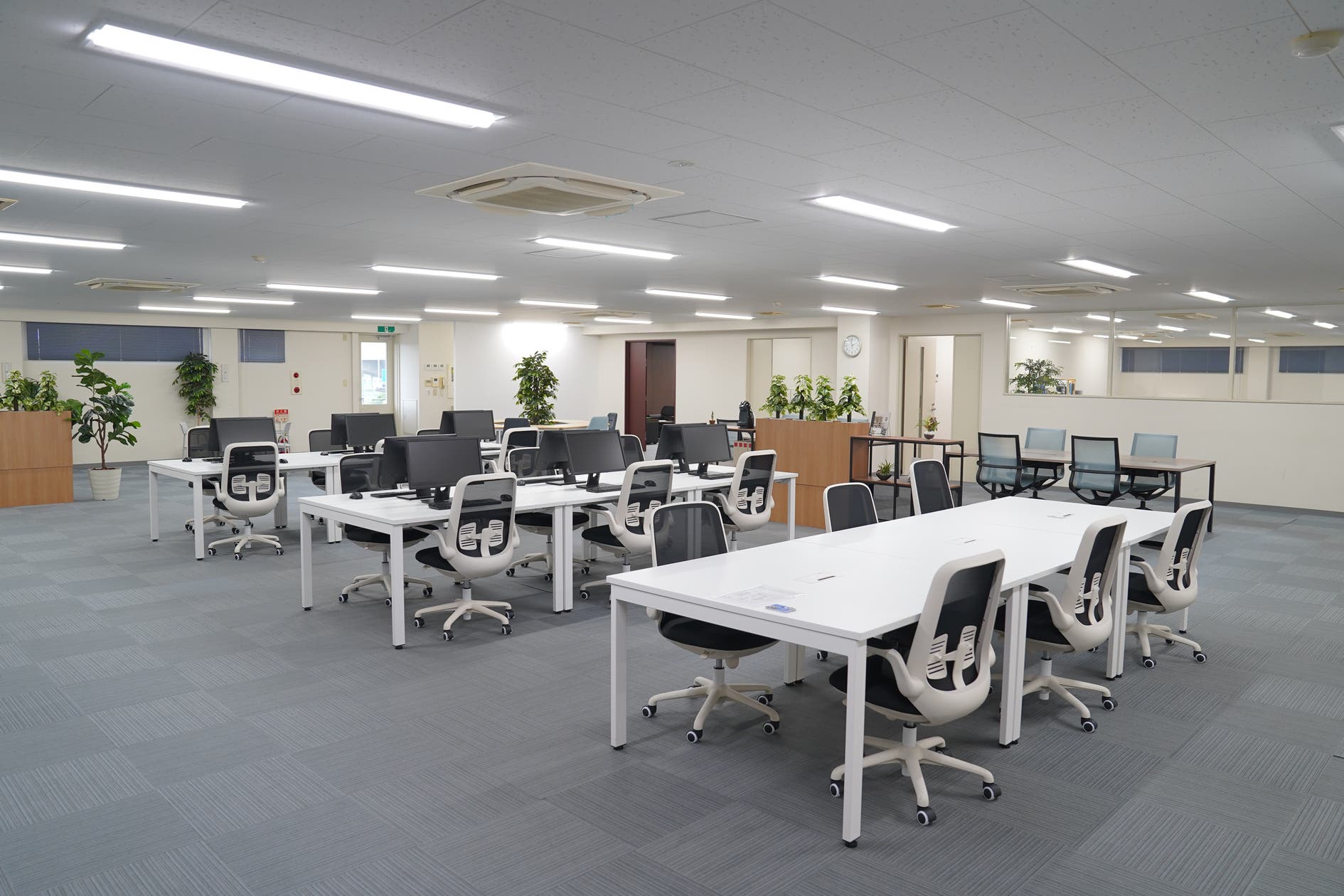 【戸田オフィススタジオ】約587㎡！24時間使用可能な大型オフィススタジオの写真1