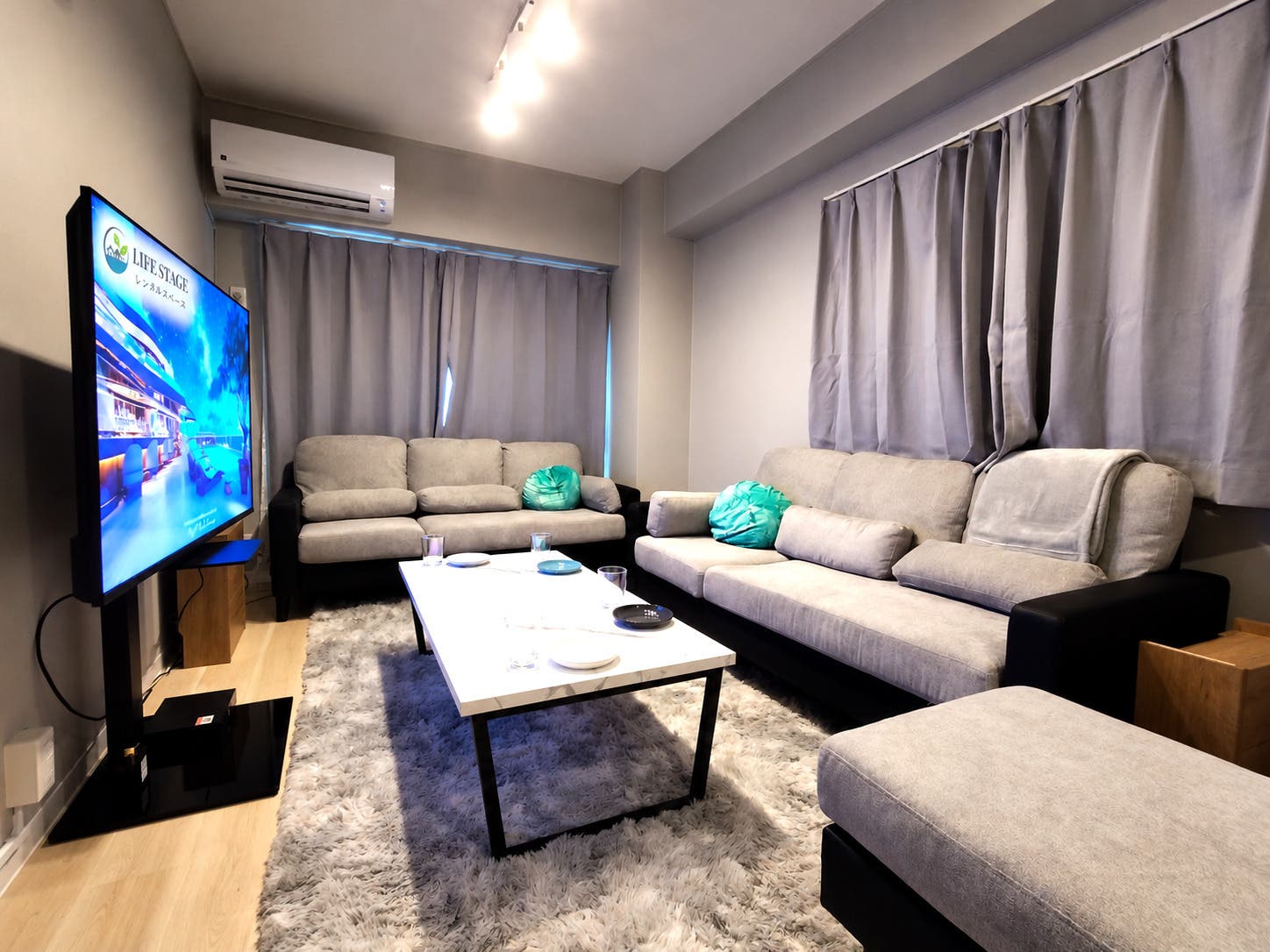 六甲道駅4分🚶最大6名完全個室✨女子会💗デート☕映画鑑賞🎥ボードゲーム🎮パーティー🎉ゴミ処理無料の写真1