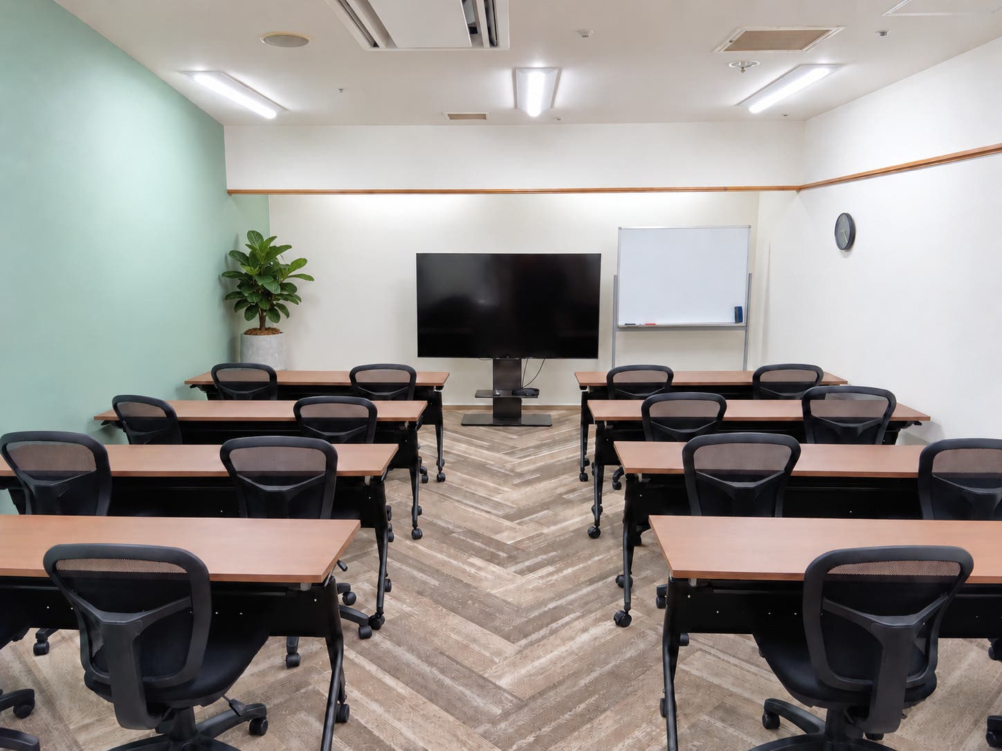 【仙台駅西口徒歩2分】高速Wi-Fi・フリードリンク完備！スタッフ常駐で安心！75型モニター無料！ステージライン_セミナールームの写真2