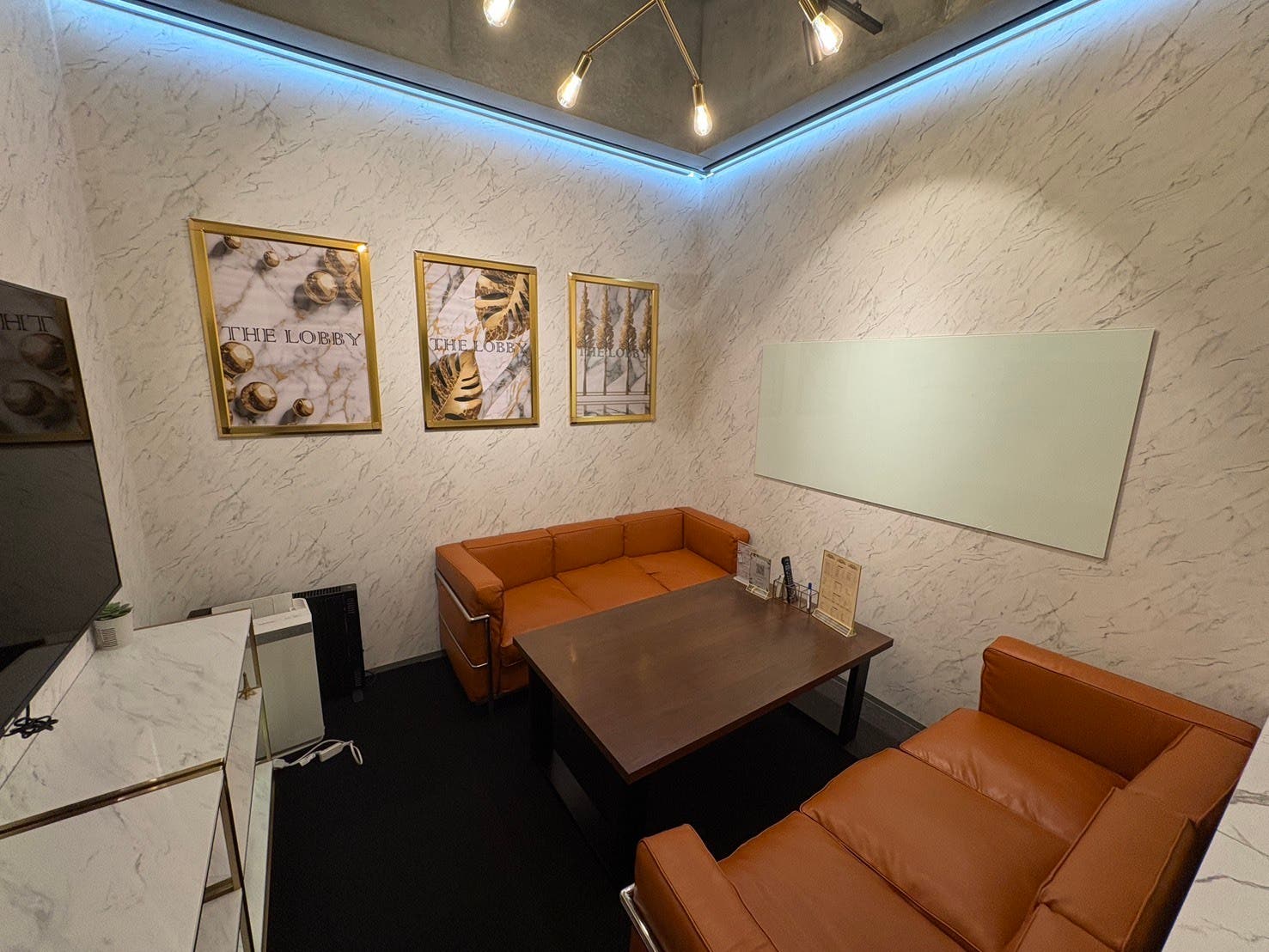 【THELOBBY六番町】RoomWHITE（応接・6名様まで）の写真1