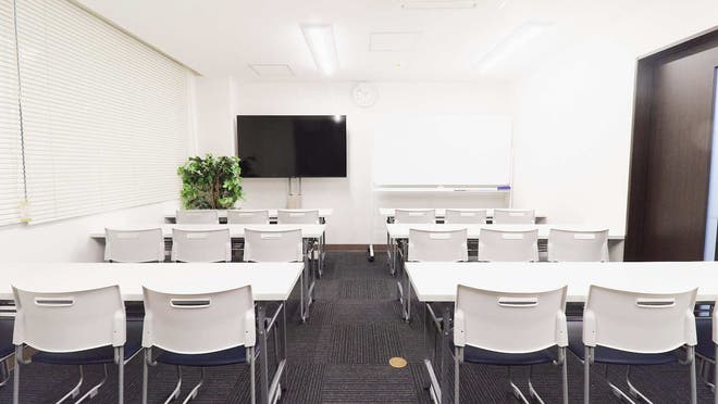 【JR博多駅東5出口徒歩15秒!筑紫口徒歩1分!定員24名】超大型モニター・高速WiFi無料!ふれあい貸し会議室 博多No178の写真1