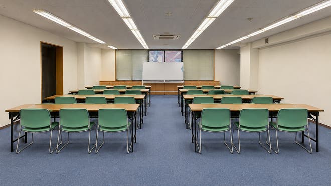【設備充実】観光&中心市街地近く 5〜50人利用可能の大型会議室(2026年9月リノベーション済)の写真1
