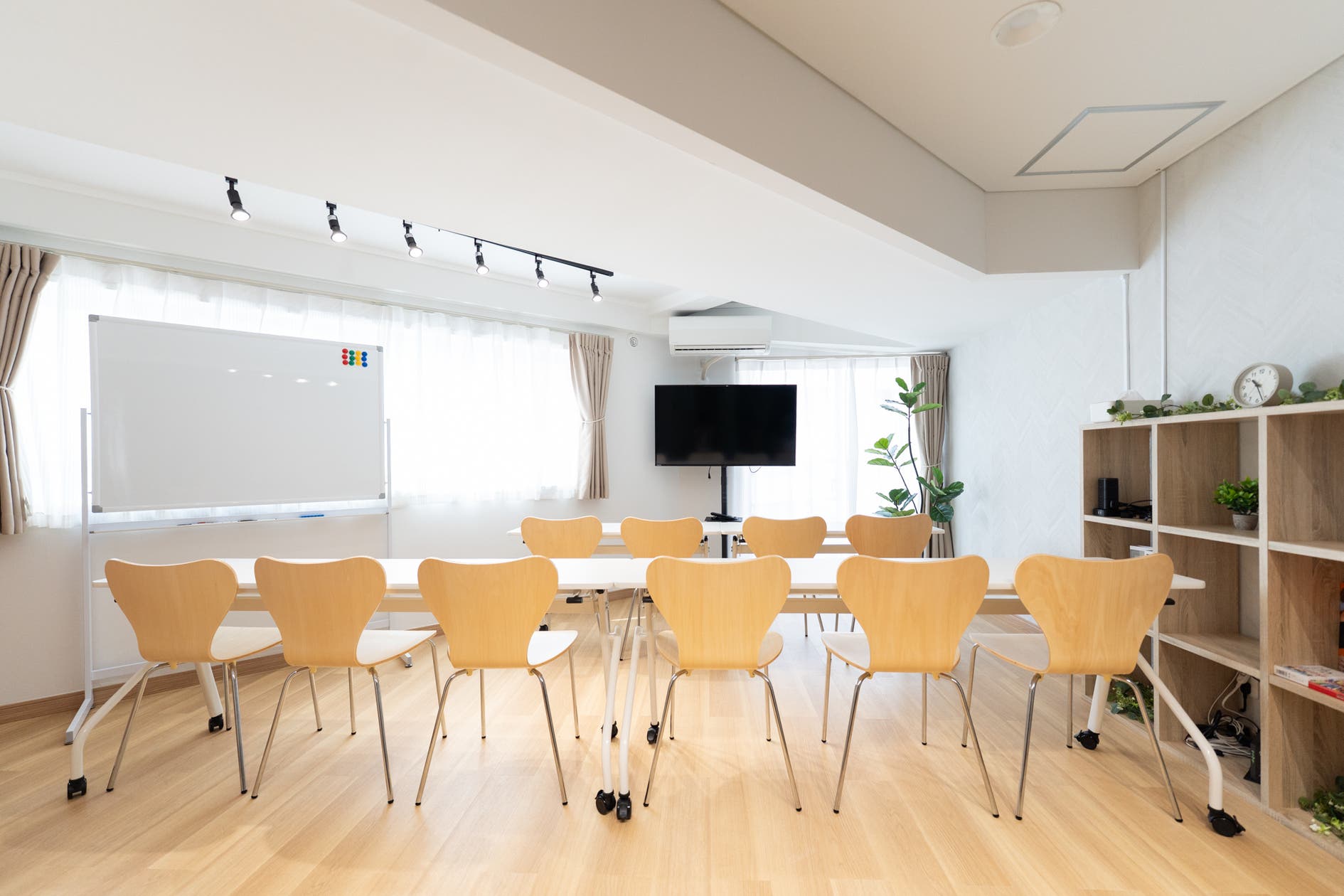 【New!!】★三鷹駅徒歩3分★ 最大12名着席 会議 | 懇親会 | セミナー | 撮影 | ヨガ の写真2