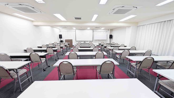 電車通り沿いウォンツ銀山ビル 最大63名着席可 スクリーン&プロジェクター光WiFi無料!カンファレンス21 八丁堀Wing-Aの写真1