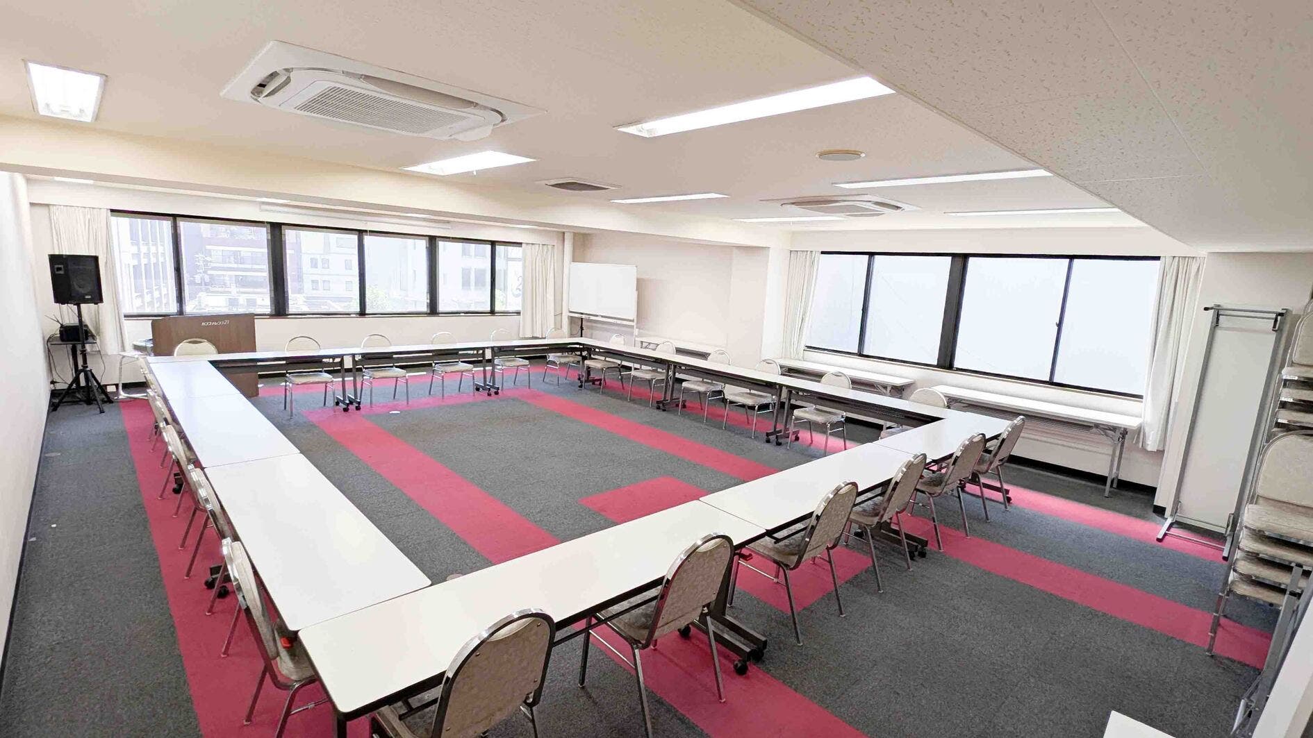 電車通り沿いウォンツ銀山ビル 最大63名着席可 スクリーン＆プロジェクター光WiFi無料！カンファレンス21　八丁堀Wing-Aの写真2