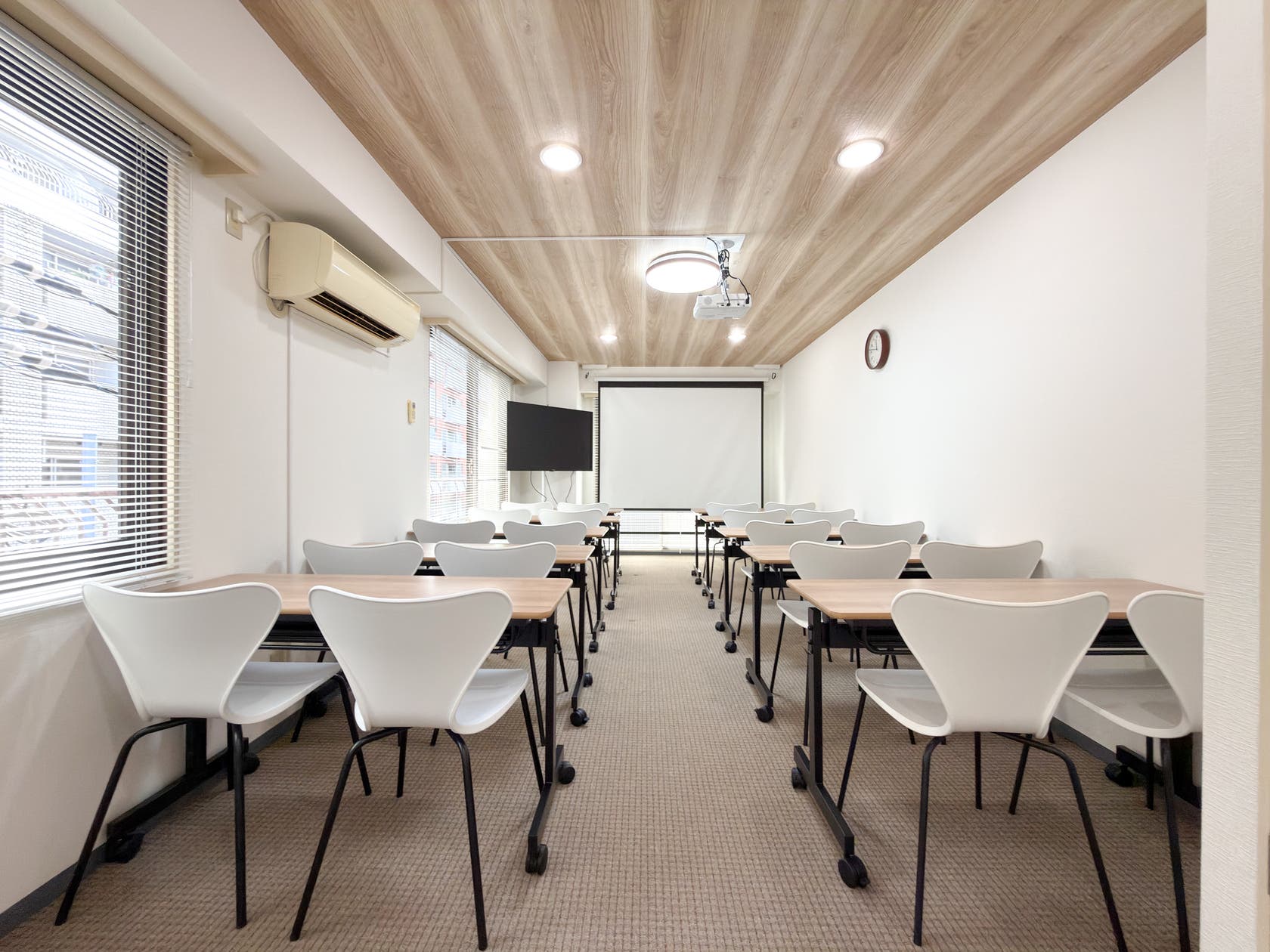 🎉新規開店🎉 東銀座3分/銀座7分　26名収容、会議/面接/撮影/セミナー/整体/サロン/全設備無料/100インチスクリーンの写真2