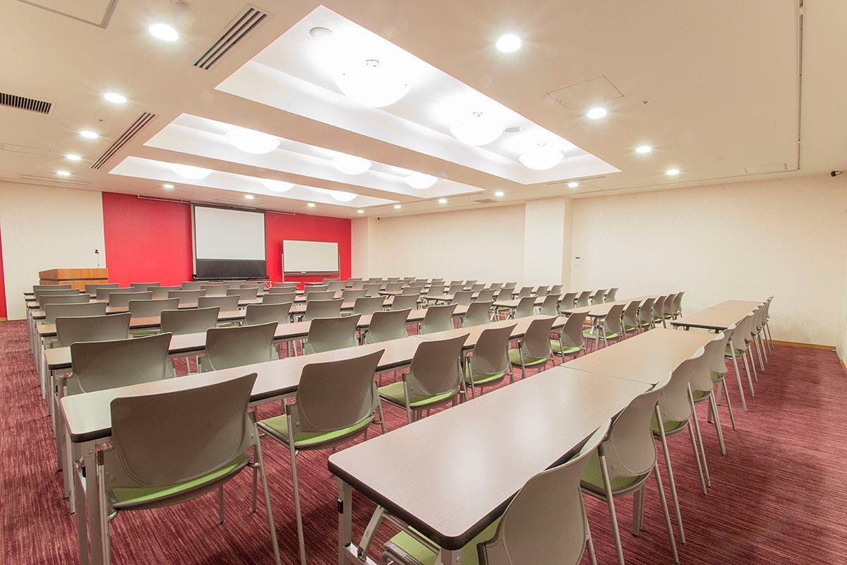 ハートンホール日本生命御堂筋ビル12F大規模セミナー展示会利用に！【ハマナス】の写真1