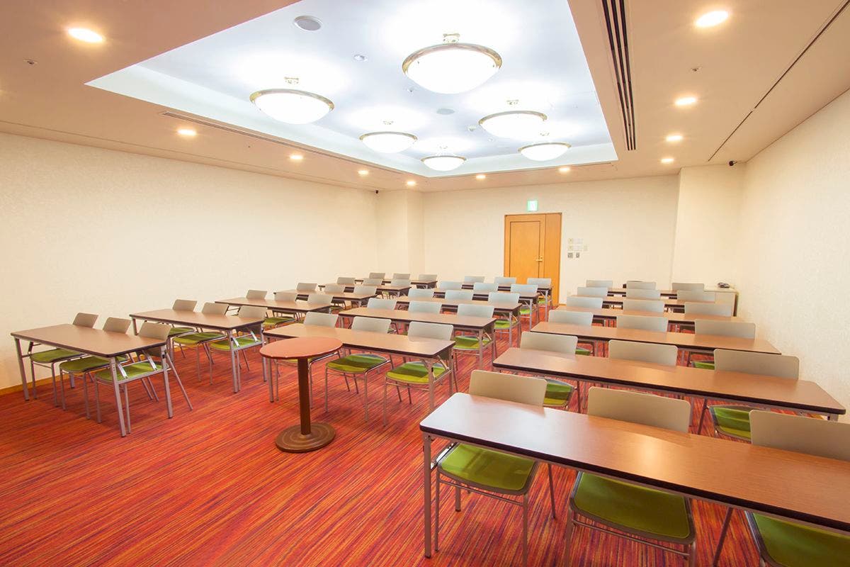 ハートンホール日本生命御堂筋ビル12F大規模セミナー展示会利用に！【パンジー】の写真1