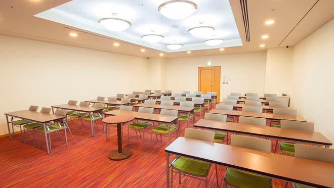 ハートンホール日本生命御堂筋ビル12F大規模セミナー展示会利用に!【パンジー】の写真1