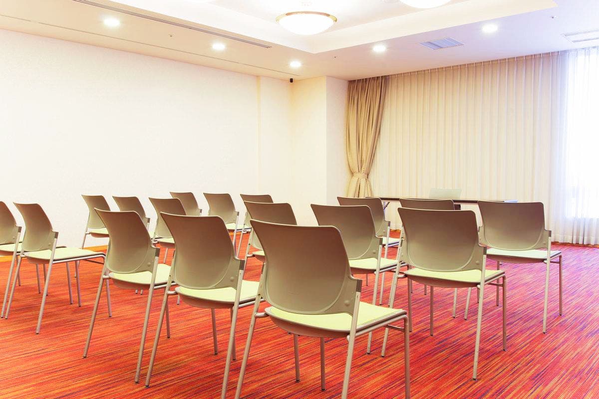 ハートンホール日本生命御堂筋ビル12F大規模セミナー展示会利用に！【パンジー】の写真3