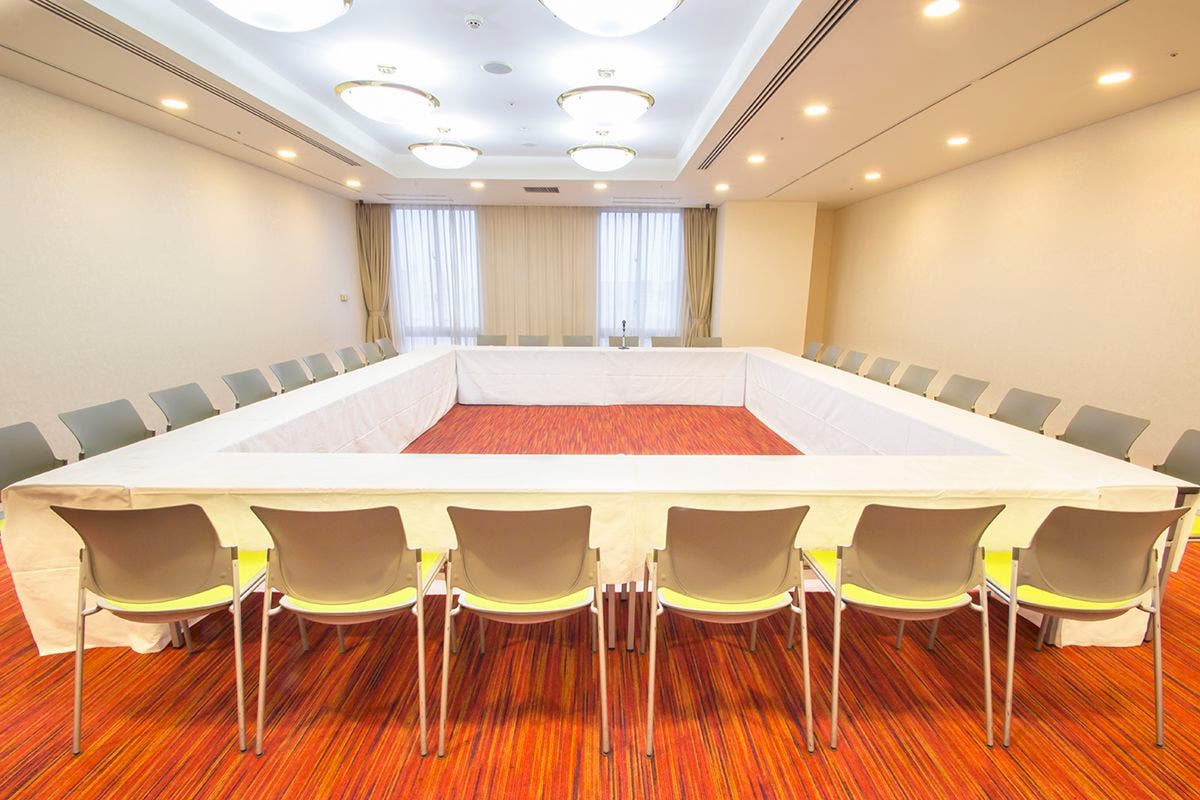 ハートンホール日本生命御堂筋ビル12F大規模セミナー展示会利用に！【ビオラ】の写真4