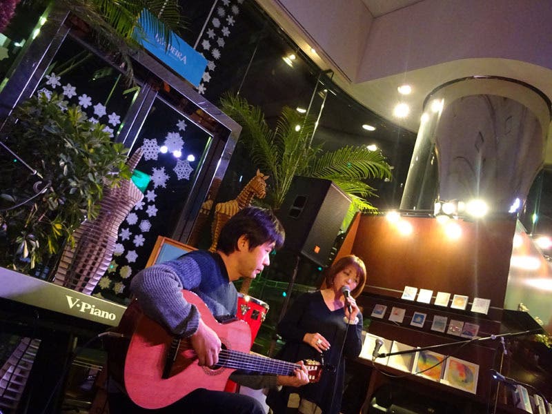 築地・銀座　ライブ設備完備！天井が高く2面がガラス張りの開放感あふれるレンタルスペース！の写真5