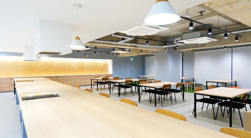 【Patia】「市ヶ谷駅」から徒歩2分！最大80名収容可能な貸切キッチンスペース。パーティーやセミナー、ワークショップに最適です