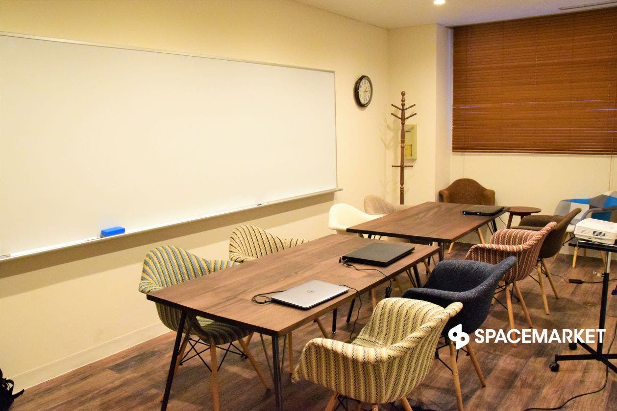 秋葉原・御茶ノ水  人工芝にスタジアムベンチがおしゃれな空間  GrinSpace　イベントスペースの写真8