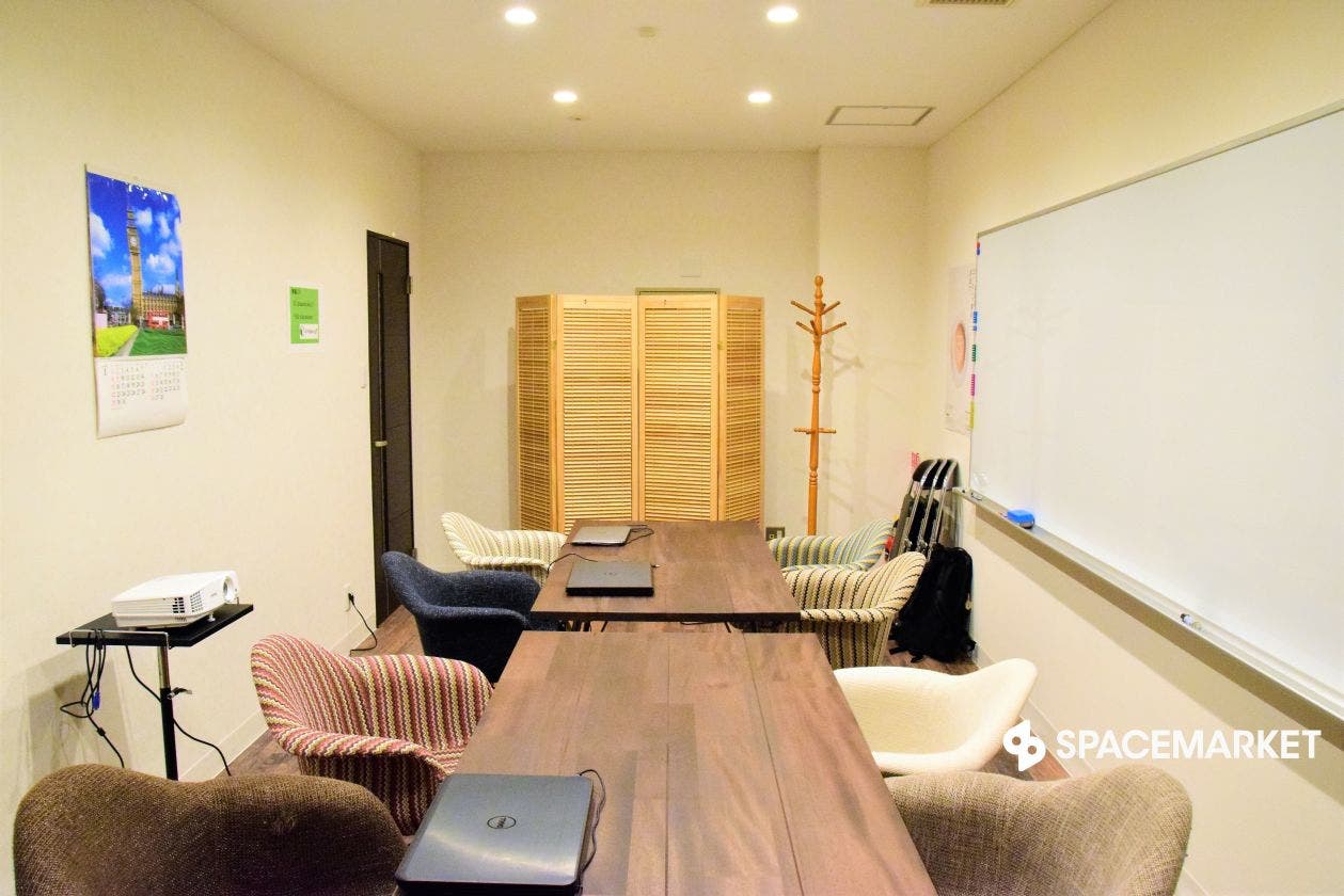 秋葉原・御茶ノ水  人工芝にスタジアムベンチがおしゃれな空間  GrinSpace　イベントスペースの写真7