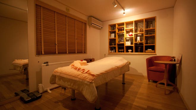 【広尾徒歩1分 一軒家 1F 】 サロン、ワークショップ、個人セッション等ができる万能スペース!の写真1