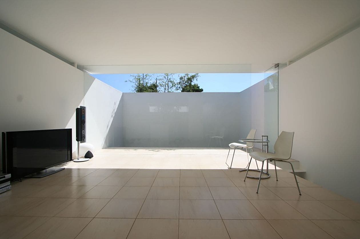 【西宮 苦楽園】大きな窓から光が差し込む。洗練されたモダン空間での写真撮影。の写真5