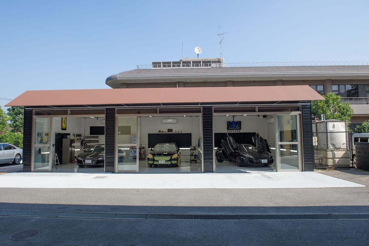 西海岸を彷彿とさせる自動車ショールーム・2Fセミナースペースを使ってイベントや撮影など【整備工場以外の建物部分】の写真12