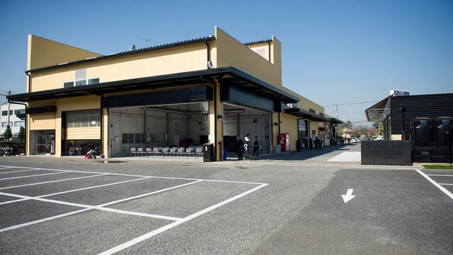 西海岸を彷彿とさせる自動車ショールーム・2Fセミナースペースを使ってイベントや撮影など【整備工場以外の建物部分】の写真16