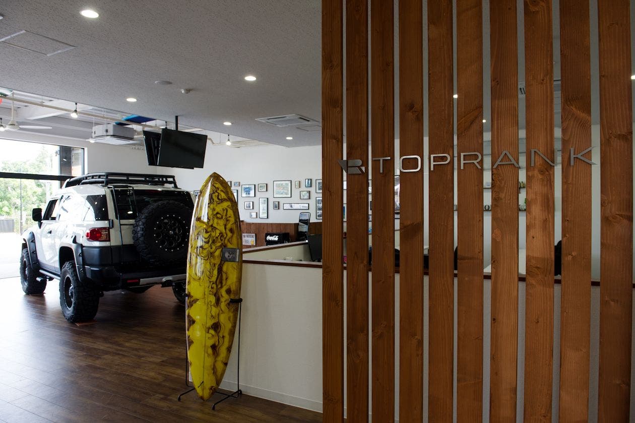 西海岸を彷彿とさせる自動車ショールーム・2Fセミナースペースを使ってイベントや撮影など【整備工場以外の建物部分】の写真21