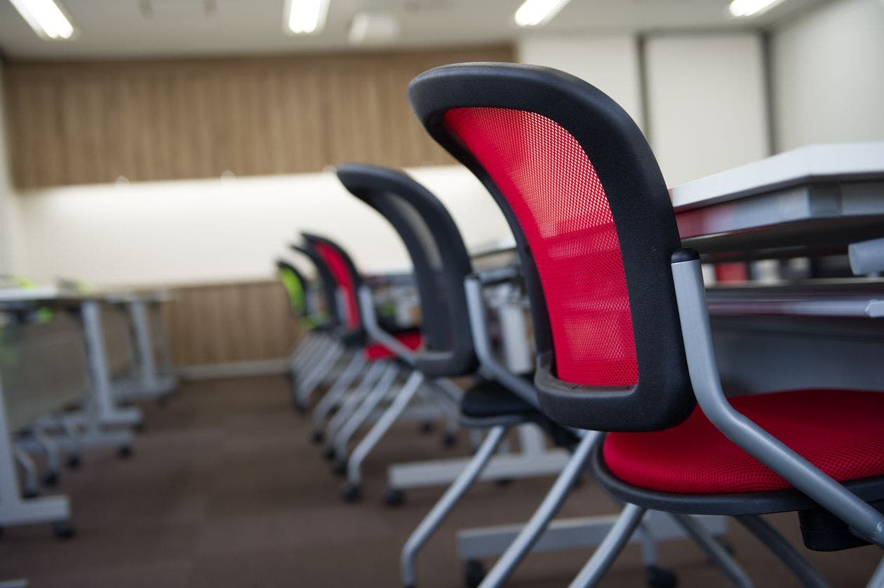 西海岸を彷彿とさせる自動車ショールーム・2Fセミナースペースを使ってイベントや撮影など【整備工場以外の建物部分】の写真23