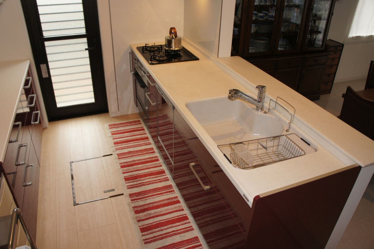 庭でのバーベキュー＋リノベーションを施したリビングダイニング（OPでキッチン使用可でもおくつろぎいただけるパッケージの写真12