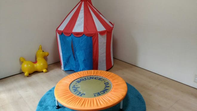 【 渋谷/代々木上原/駒場東大】メディアにも多数掲載!広々リビングと独立キッチン、控え室のあるスペース。の写真4