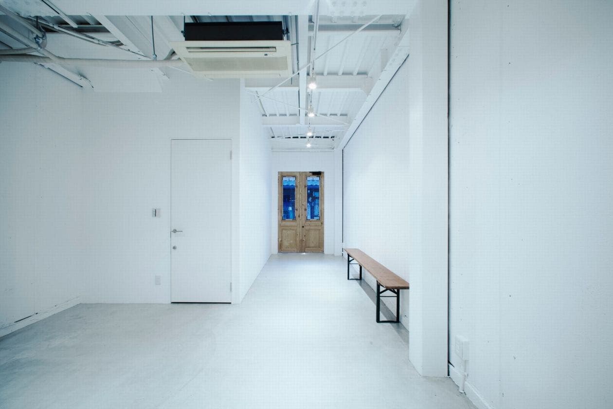 大阪中崎町にひっそりとたたずむ真っ白な空間の写真3