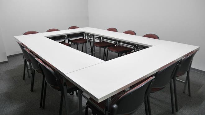 【大宮】レッスンやランチミーティングにも!静かで清潔感のある小会議室(12名様)の写真3