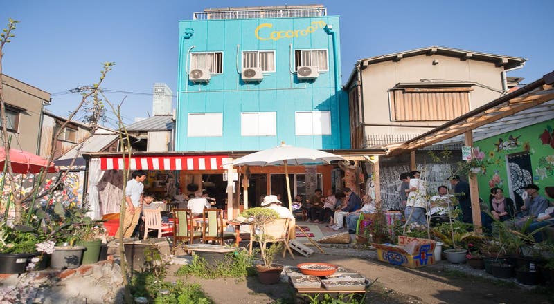 大阪市 アートな空間の中にある庭で様々な催し物に最適です。BBQ、鍋パーティー、餅つきに！