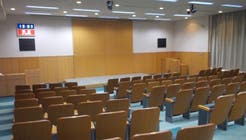 【緑のホール】固定イス120席設置の高級感あふれる小ホール 発表会・研修会に最適の写真3