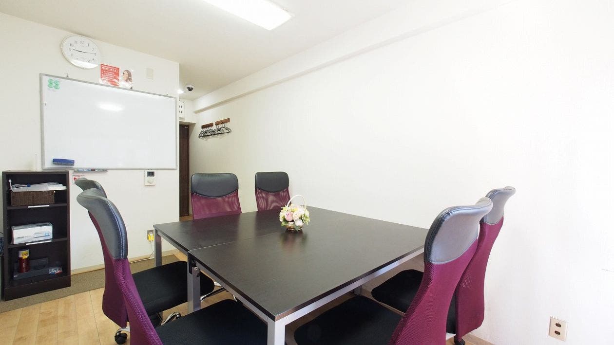 【ベネチア】新宿駅徒歩1分／ Wi-Fi(光回線)  プロジェクター ホワイトボード  12人利用可 テレワーク・web会議の写真8
