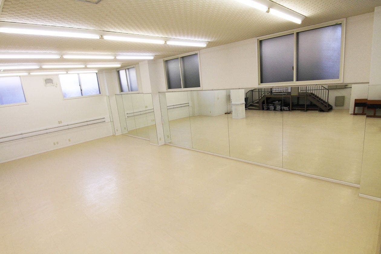 【平塚駅 徒歩1分】D室-ダンス ヨガ バレー チアダンス  最大30名 天高3メートル 全長10メートルの鏡ありの写真7