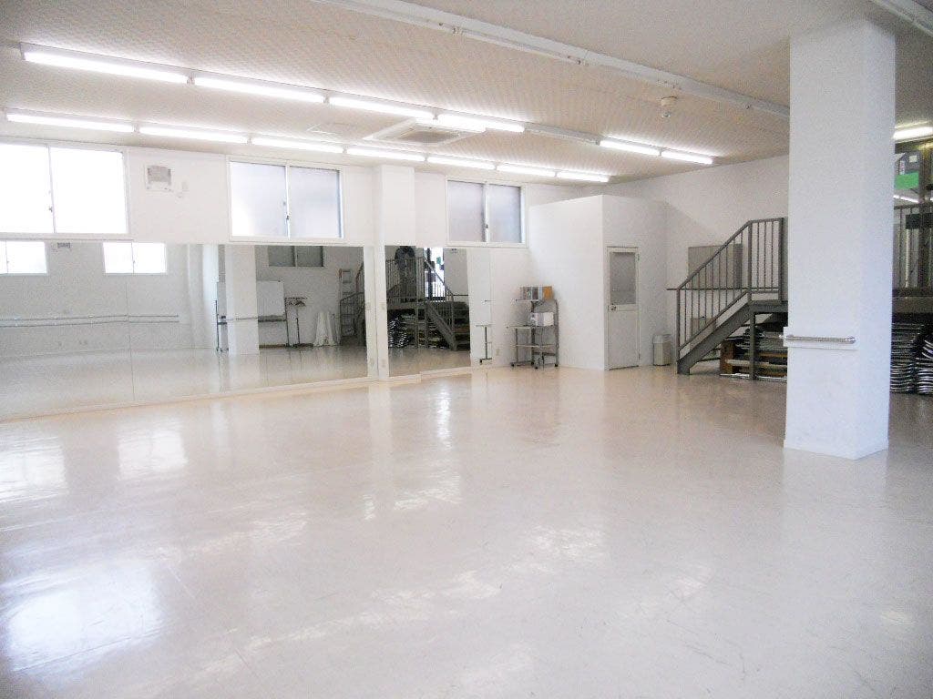 【平塚駅 徒歩1分】D室-ダンス ヨガ バレー チアダンス  最大30名 天高3メートル 全長10メートルの鏡ありの写真10