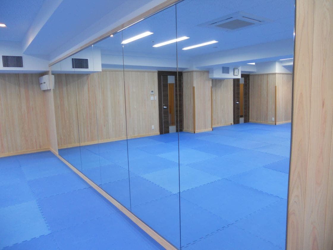 駅近！格安！新しい！広い！御所南のレンタルスペースです。の写真5