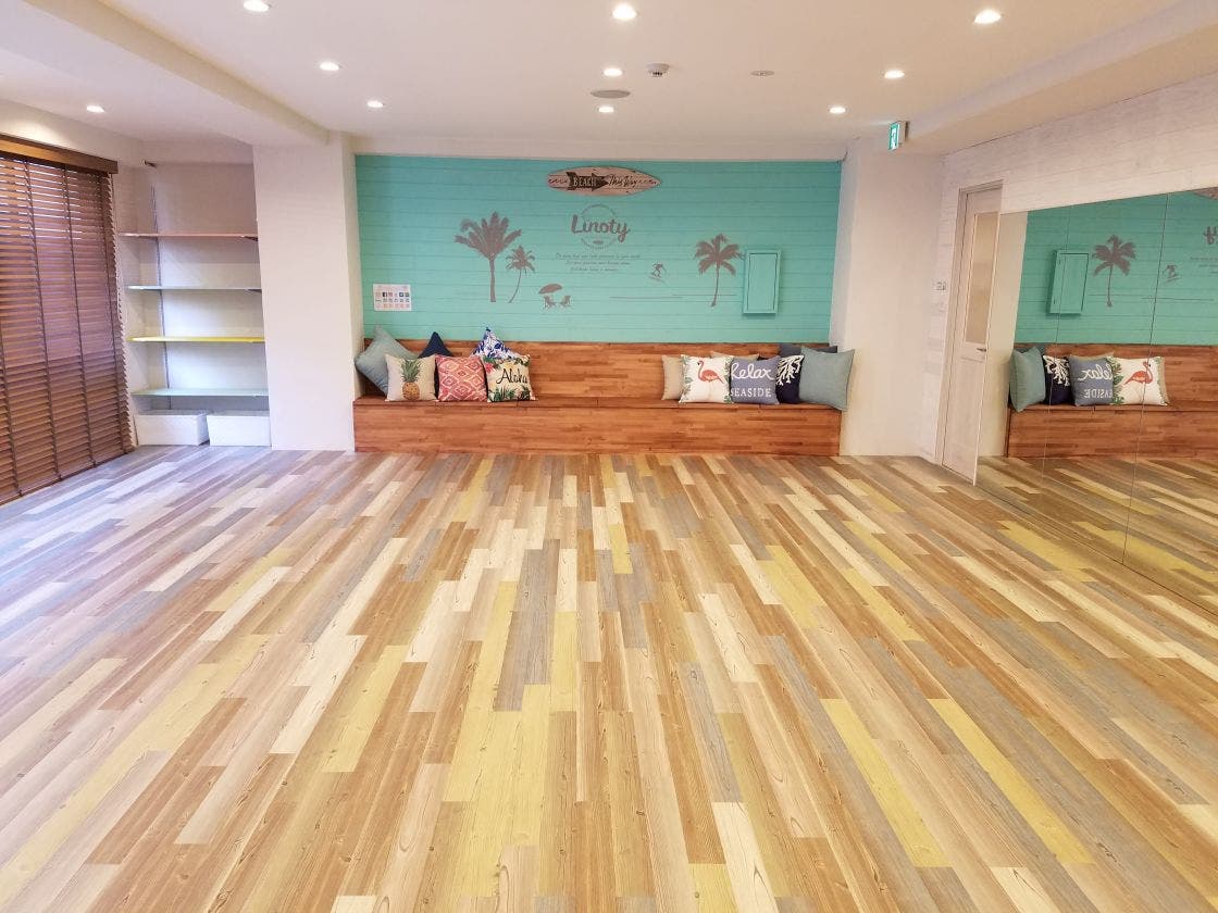 【仲町台駅徒歩１分♪】床暖完備☆ハワイを感じる可愛いスタジオ♪　レッスン　ママ会　女子会　会議　にオススメ♪の写真2