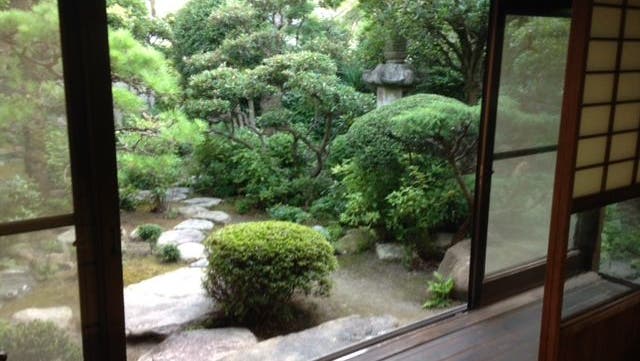 大阪からすぐ!四季を感じる日本庭園・蔵あり。100年以上の歴史ある古民家 広間(3間続きの座敷) の写真1