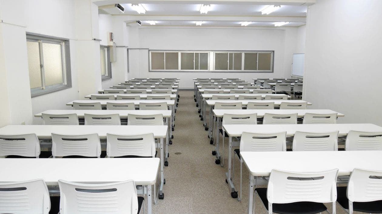 【飯田橋】使い勝手バツグンのクラシックな雰囲気の会議室／4階大会議室Bの写真5