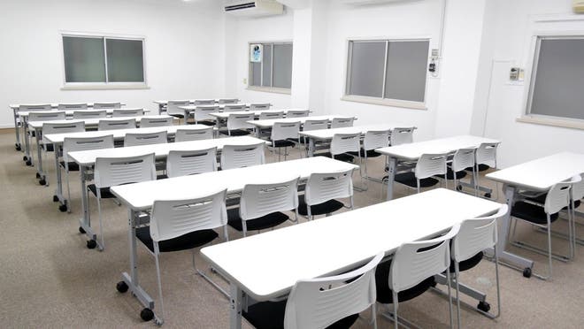 【飯田橋】小規模セミナーやワークショップに最適なクラシックな会議室/2階中会議室の写真3