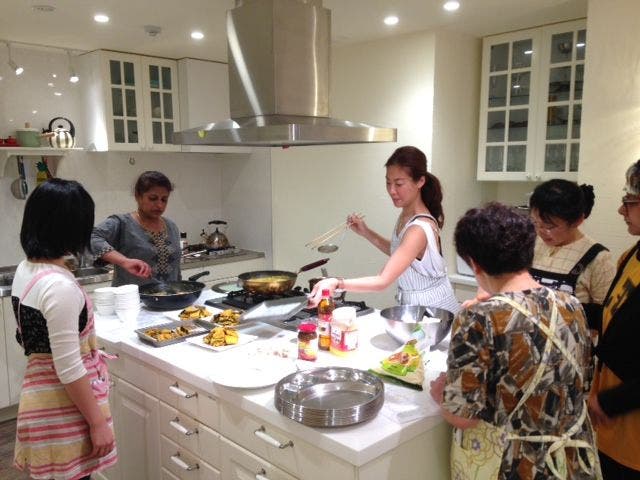 【大阪駅から10分】ヨーロッパ調の真っ白なクッキングスタジオ・広いアイランドキッチン＆豊富な備品が人気！ソレイユ　の写真7