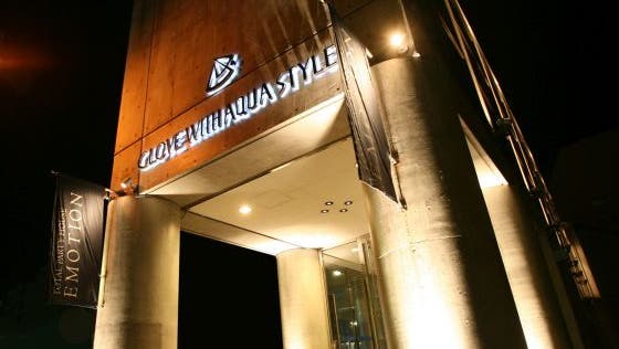 ミラーで反射されたプレミアムラウンジを貸し切ってイベントや撮影などにの写真4