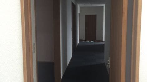 宇部市3階建事務所倉庫駐車場の写真1
