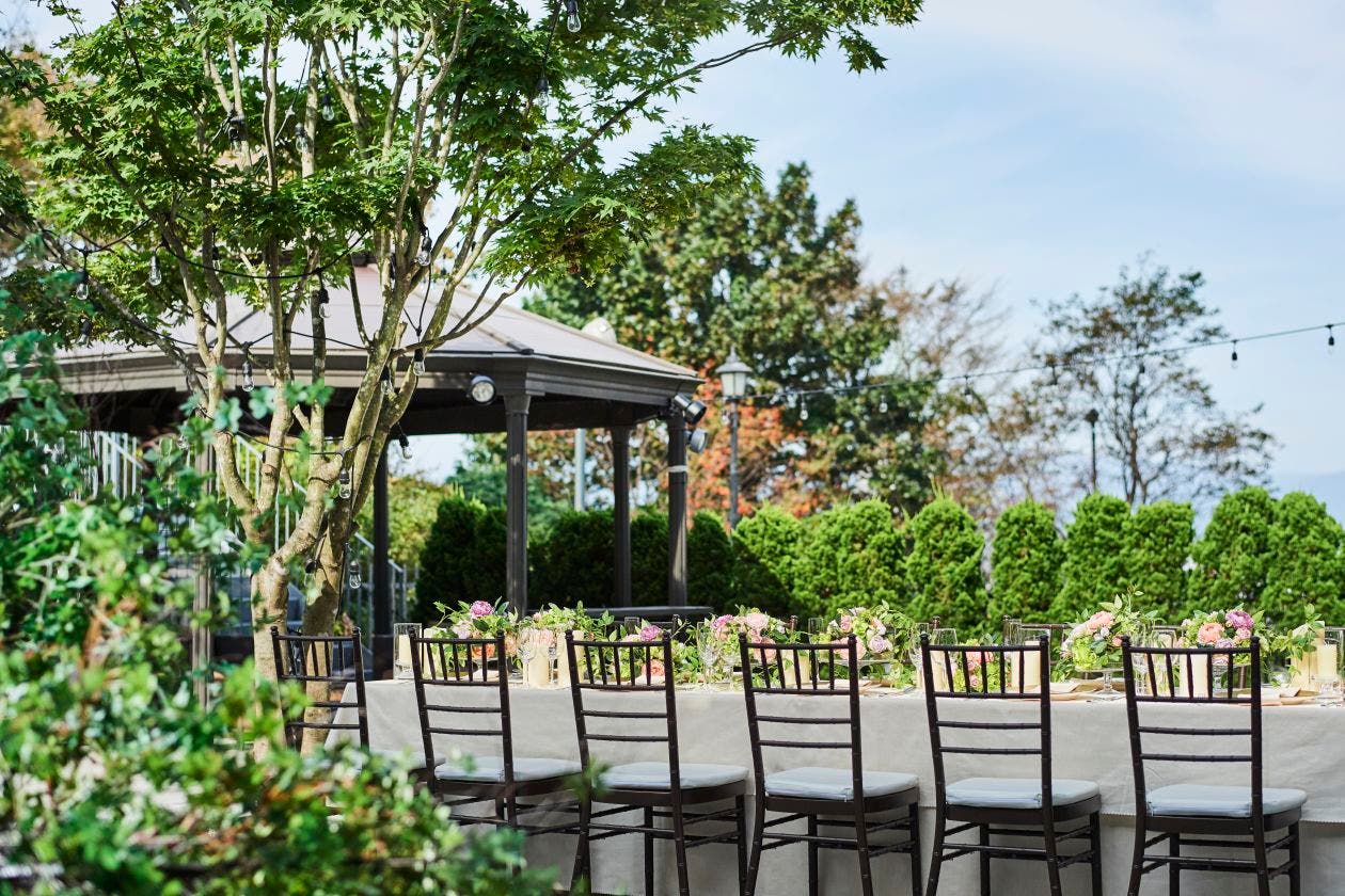 自然をイメージしたバンケットとテラスを使ってイベントや撮影などが出来るの写真5