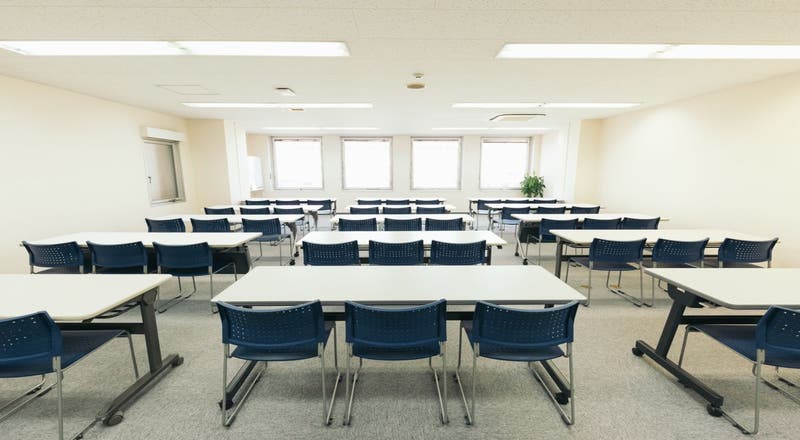 【高崎駅東口徒歩2分】プロジェクター・ゴミ処理・コーヒー無料！セミナーや研修会に最適な大会議室（最大45名）