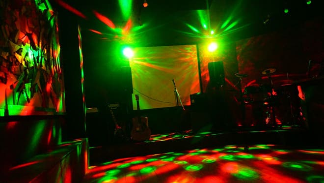 高円寺に大人の「秘密基地」作っちゃいました! ライブ♪DJ♪プロジェクター!その他使い方いろいろ【AGALINE高円寺】の写真5