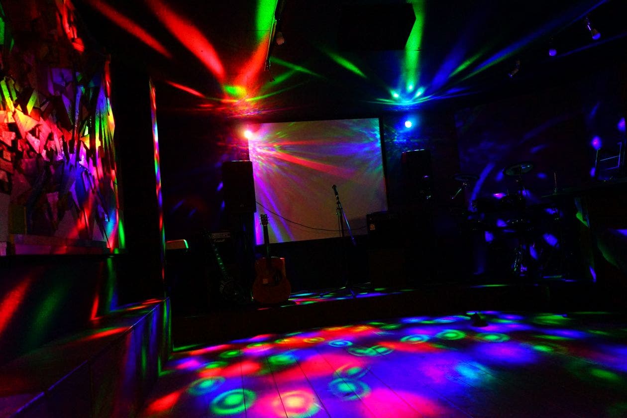 高円寺に大人の「秘密基地」作っちゃいました！　ライブ♪DJ♪プロジェクター！その他使い方いろいろ【AGALINE高円寺】の写真6