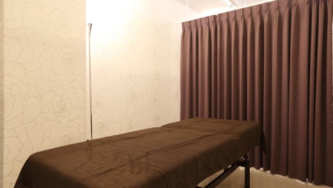 東岡崎駅より徒歩1分 エステルーム Aの写真1