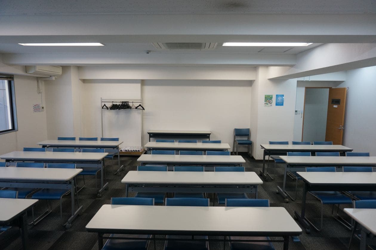 新横浜ホール（第一会議室）新横浜駅徒歩3分／ Wi-Fi(光回線)、プロジェクター備品無料！＜換気可＞の写真5
