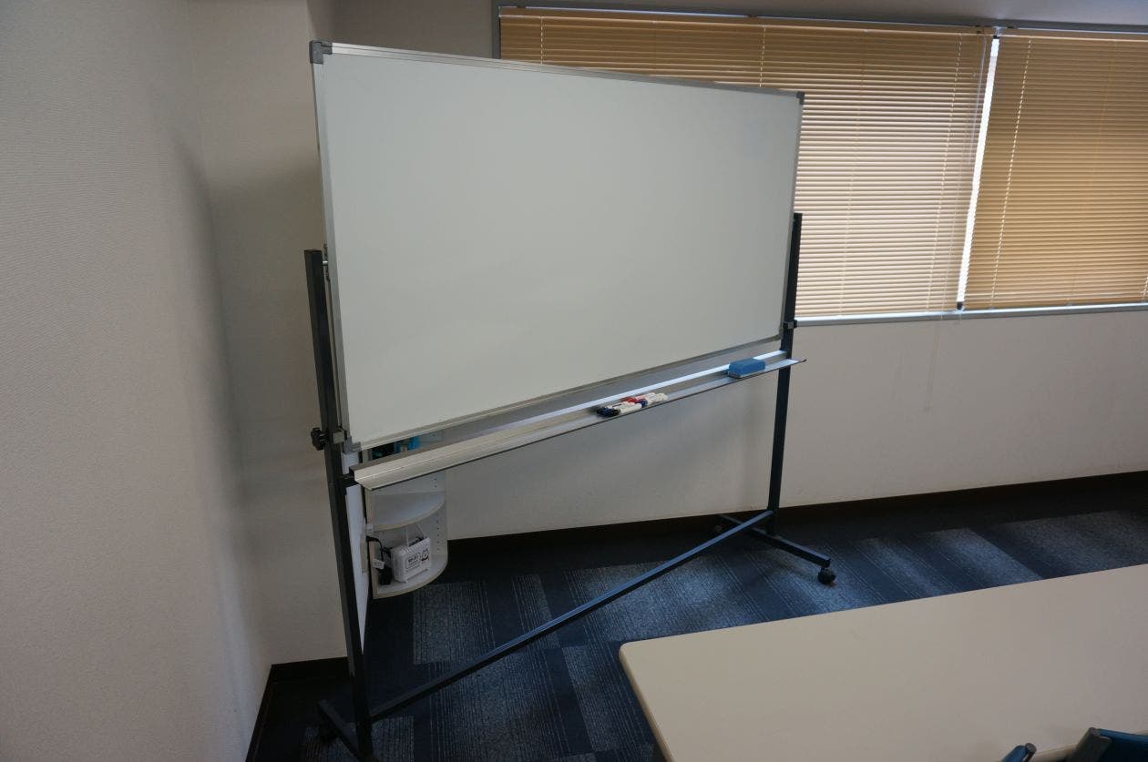 【新横浜駅徒歩3分】新横浜ホール（第三会議室）　／　Wi-Fi(光回線)、プロジェクター備品無料！＜換気可＞の写真7